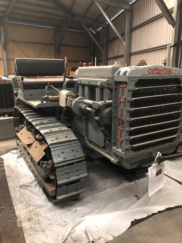Crawler Tractor - Caterpillar Thirty; R6630 - Queensland Museum