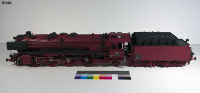 Model - Deutsche Bundesbahn 01 Steam Locomotive; R7093 - Queensland Museum