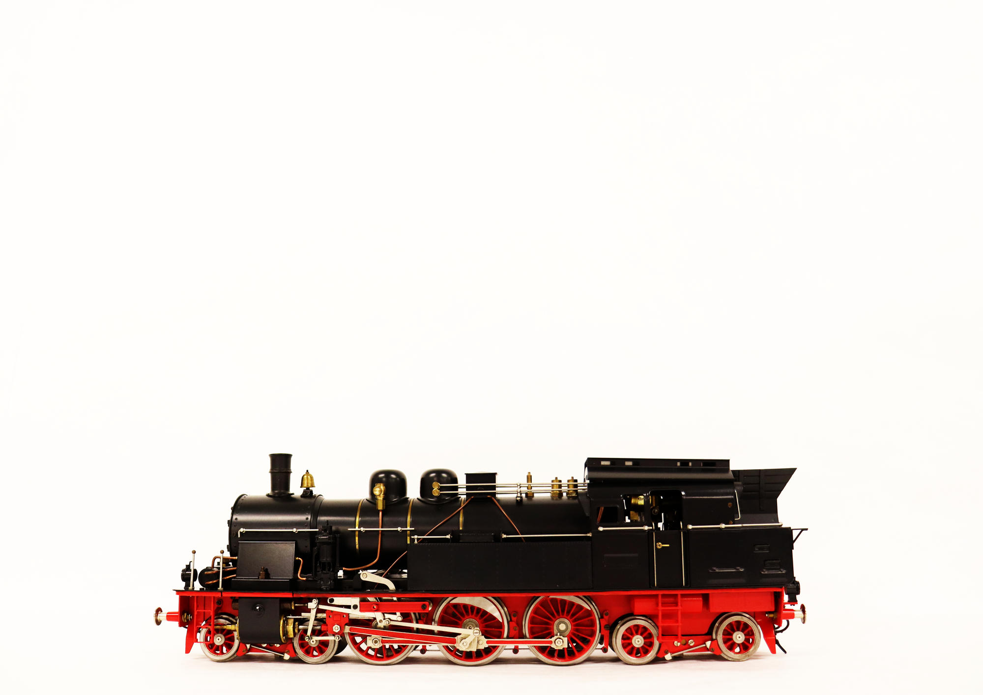 Model - Black Live Steam Tank Locomotive; R7051 - Queensland Museum