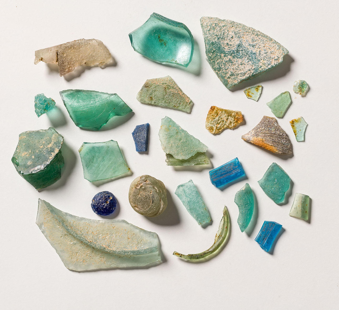 Fragments, Glass, Roman (30); E40486 - Queensland Museum