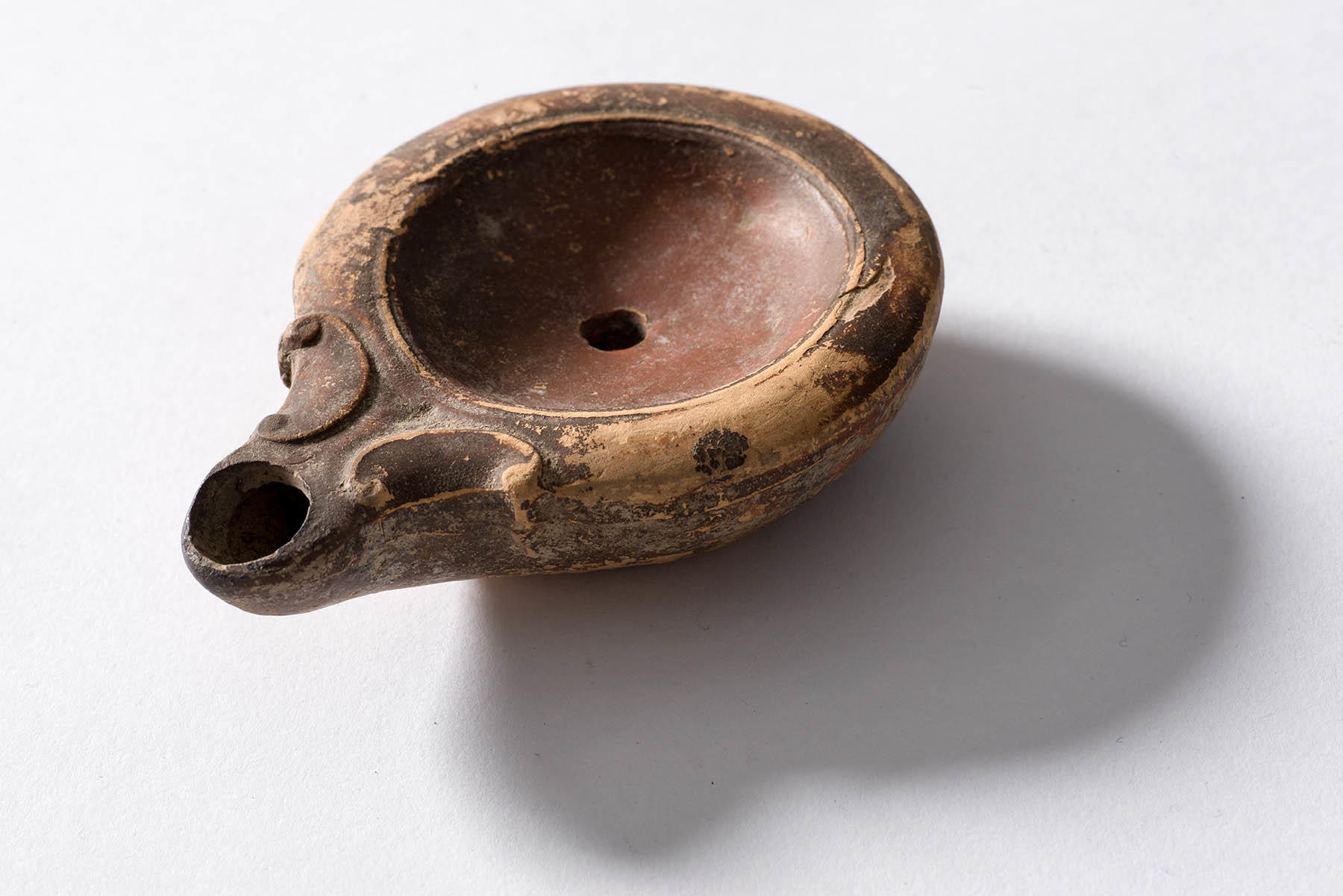 Oil Lamp, mould made; H646 - Queensland Museum