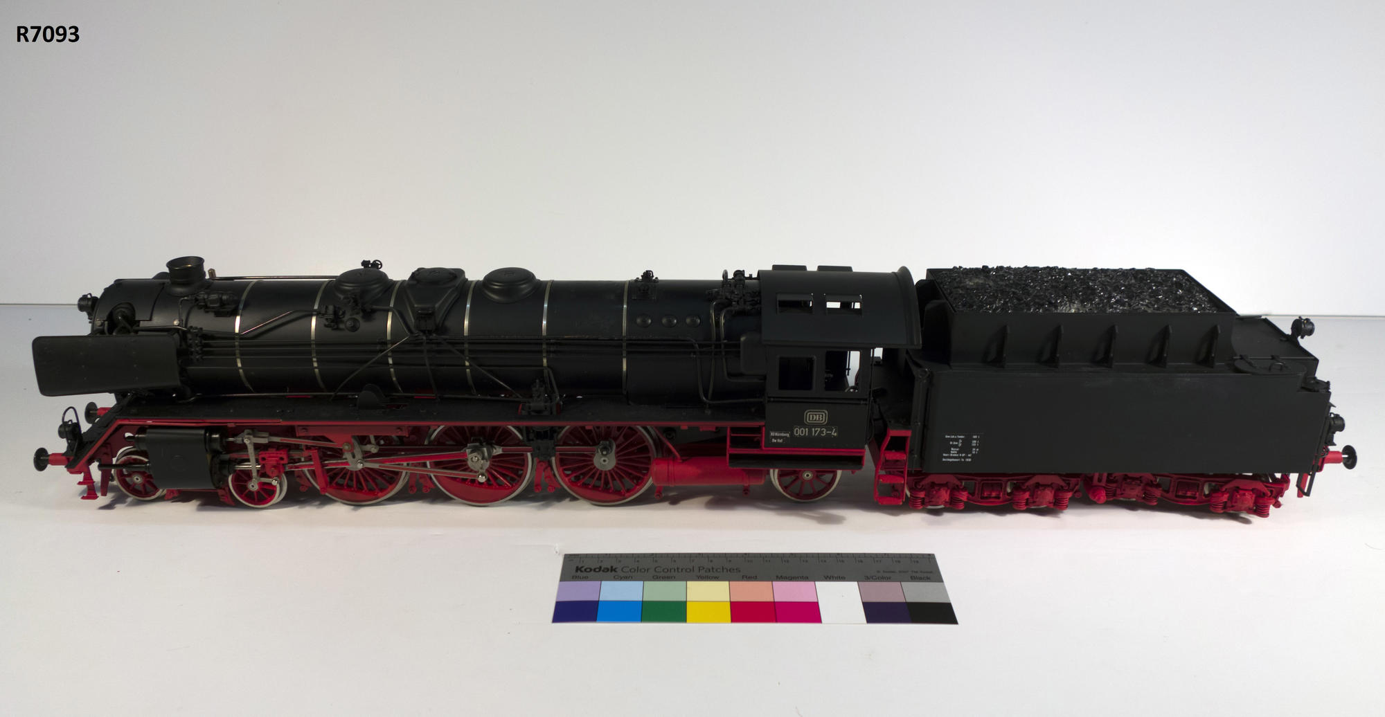 Model - Deutsche Bundesbahn 01 Steam Locomotive; R7093 - Queensland Museum