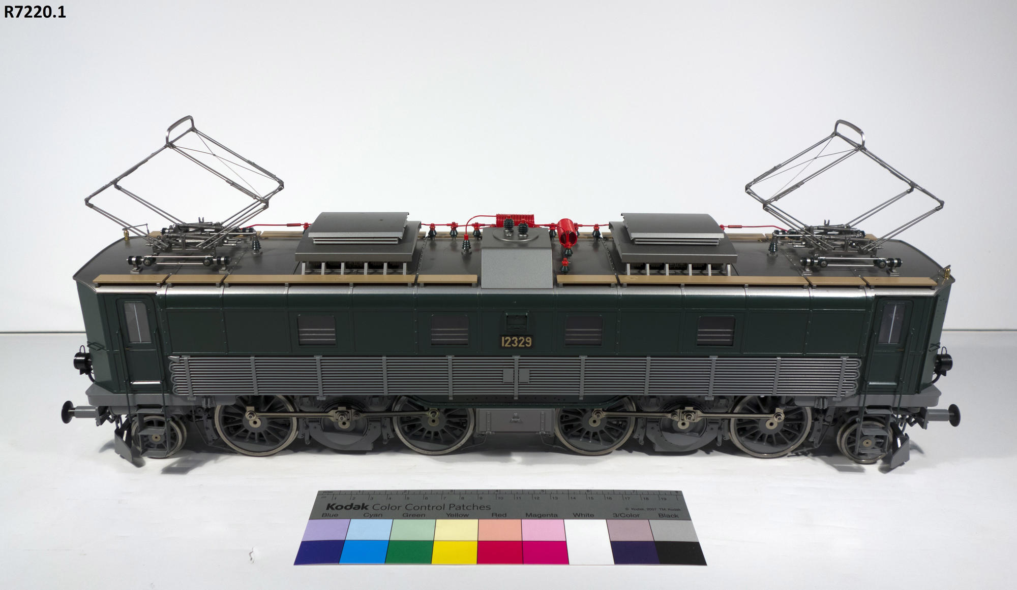 Model - SBB Be 4/6 Class Electric Locomotive; R7220 - Queensland Museum